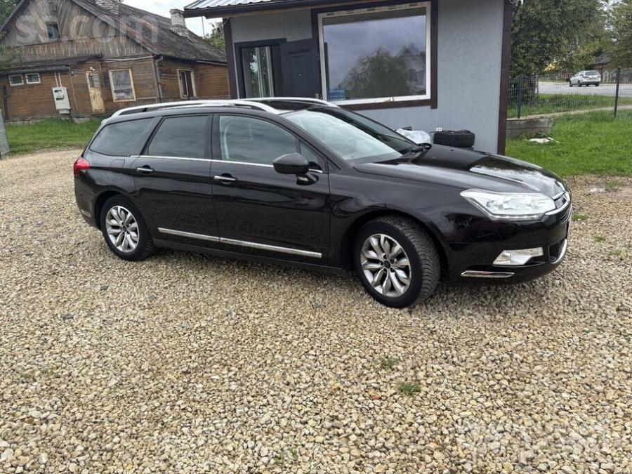Brown Citroen C5 2013 in Rezekne, with an engine capacity of 1.60 L and mileage of 220 thousand km for 3500 €, photo 3 on AUTOMOTO.COM.LV