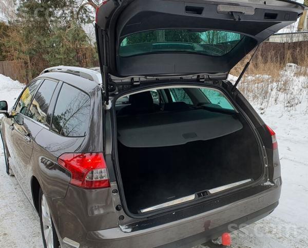 Brown Citroen C5 2016 in Riga, with an engine capacity of 2.00 L and mileage of 250 thousand km for 5990 €, photo 6 on AUTOMOTO.COM.LV