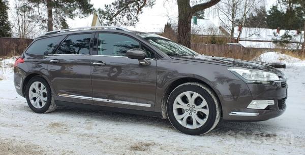Brown Citroen C5 2016 in Riga, with an engine capacity of 2.00 L and mileage of 250 thousand km for 5990 €, photo 8 on AUTOMOTO.COM.LV