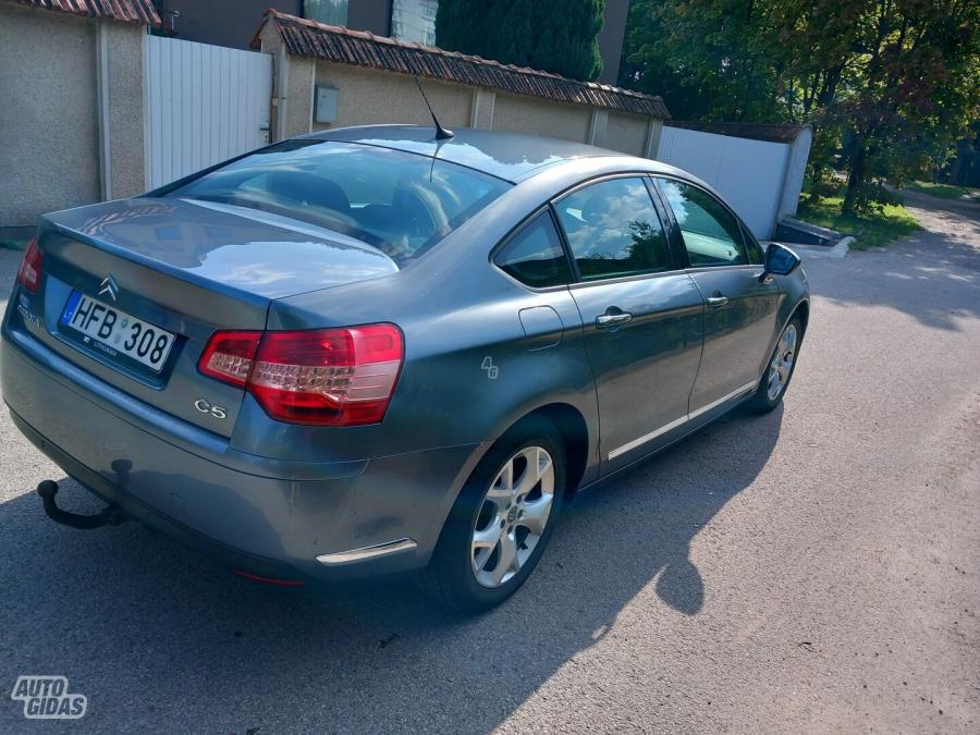 Citroen C5 2011 in Kaunas, with an engine capacity of 1.60 L and mileage of 259 thousand km for 2999 €, photo 10 on AUTOMOTO.COM.LV