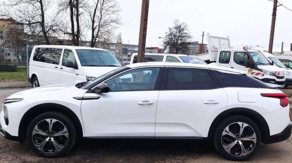 Citroen C5 2022 in Klaipeda, with an engine capacity of 1.60 L and mileage of 145 thousand km for 20558 €, photo 2 on AUTOMOTO.COM.LV