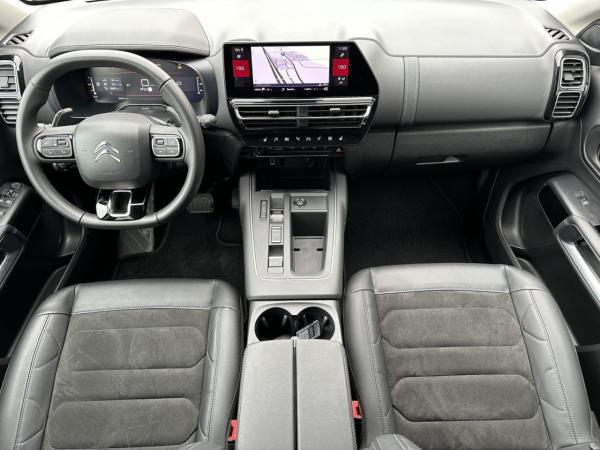 Citroen C5 2025 in Vilnius, with an engine capacity of 1.50 L and mileage of 34 thousand km for 24500 €, photo 3 on AUTOMOTO.COM.LV