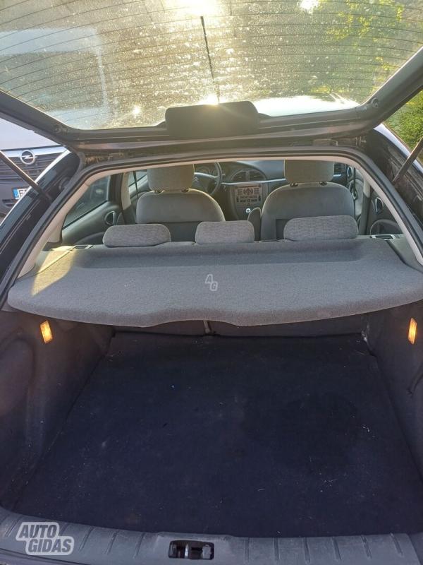 Zaļš Citroen C5 2006 Kretinga, ar dzinēja tilpumu 20.00 L un nobraukumu 256 tūkst. km par 590 €, foto 5 vietnē AUTOMOTO.COM.LV