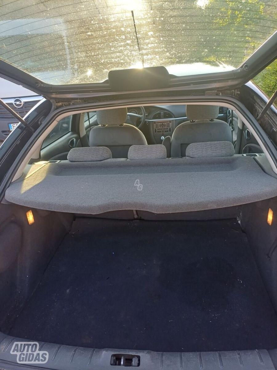 Zaļš Citroen C5 2006 Kretinga, ar dzinēja tilpumu 20.00 L un nobraukumu 256 tūkst. km par 590 €, foto 6 vietnē AUTOMOTO.COM.LV