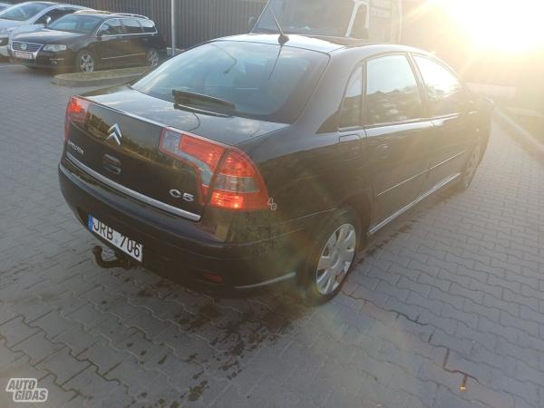 Zaļš Citroen C5 2006 Kretinga, ar dzinēja tilpumu 20.00 L un nobraukumu 256 tūkst. km par 590 €, foto 8 vietnē AUTOMOTO.COM.LV