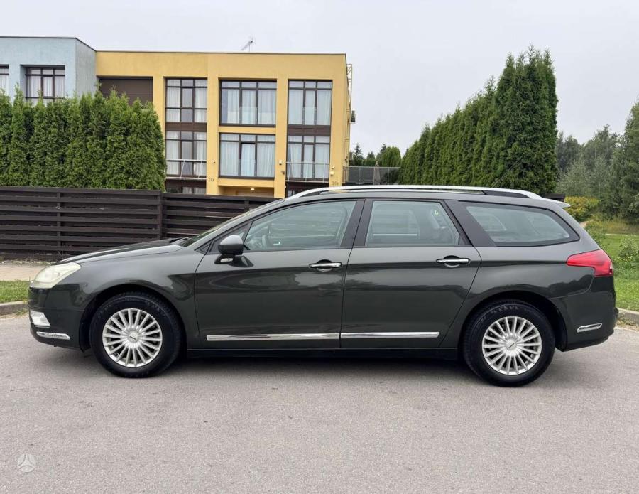 Green Citroen C5 2008 in Vilnius, with an engine capacity of 2.00 L and mileage of 351 thousand km for 2350 €, photo 7 on AUTOMOTO.COM.LV