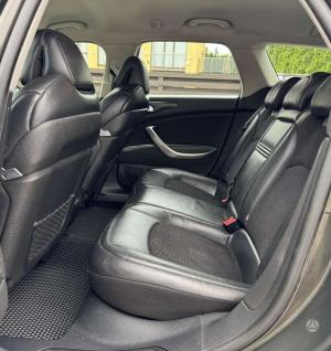 Green Citroen C5 2008 in Vilnius, with an engine capacity of 2.00 L and mileage of 351 thousand km for 2350 €, photo 20 on AUTOMOTO.COM.LV