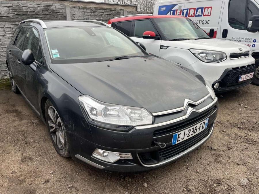 Zaļš Citroen C5 2017 Tauragė, ar dzinēja tilpumu 2.00 L un nobraukumu 200 tūkst. km par 3000 €, foto 5 vietnē AUTOMOTO.COM.LV