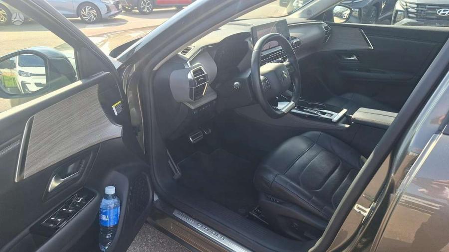 Grey Citroen C5 2023 in Kaunas, with an engine capacity of 1.60 L and mileage of 20 thousand km for 30988 €, photo 27 on AUTOMOTO.COM.LV