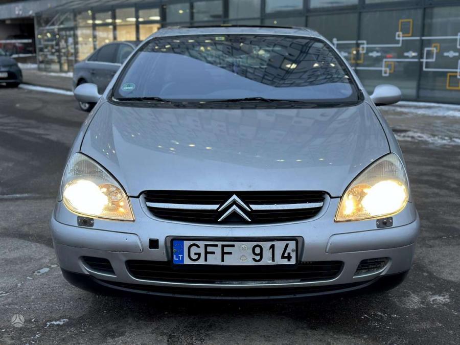 Grey Citroen C5 2001 in Vilnius, with an engine capacity of 2.18 L and mileage of 241 thousand km for 1000 €, photo 2 on AUTOMOTO.COM.LV