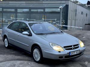 Grey Citroen C5 2001 in Vilnius, with an engine capacity of 2.18 L and mileage of 241 thousand km for 1000 €, photo 3 on AUTOMOTO.COM.LV