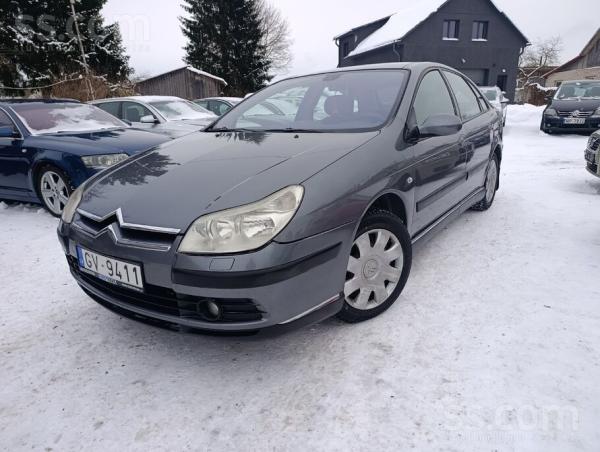 Pelēks Citroen C5 2004 Rēzekne, ar dzinēja tilpumu 1.60 L un nobraukumu 336 tūkst. km par 1250 €, foto 1 vietnē AUTOMOTO.COM.LV