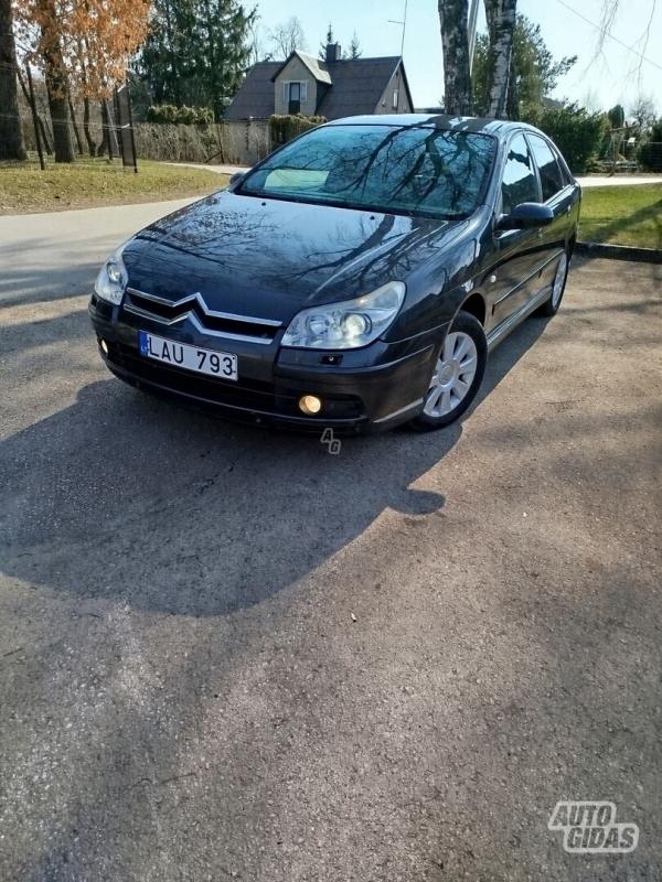 Pelēks Citroen C5 2005 Vilkaviškis, ar dzinēja tilpumu 2.20 L un nobraukumu 370 tūkst. km par 1200 €, foto 1 vietnē AUTOMOTO.COM.LV