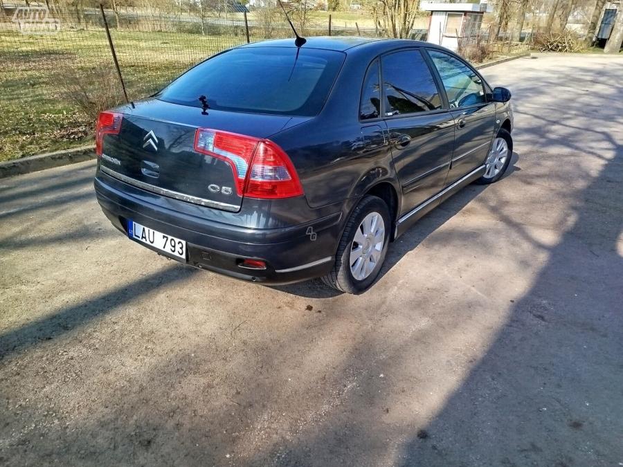 Grey Citroen C5 2005 in Vilkaviskis, with an engine capacity of 2.20 L and mileage of 370 thousand km for 1200 €, photo 8 on AUTOMOTO.COM.LV
