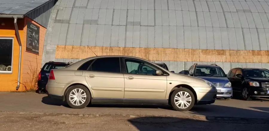 Pelēks Citroen C5 2005 Valmiera, ar dzinēja tilpumu 2.00 L un nobraukumu 219 tūkst. km par 1650 €, foto 3 vietnē AUTOMOTO.COM.LV