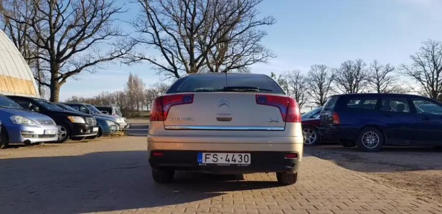 Pelēks Citroen C5 2005 Valmiera, ar dzinēja tilpumu 2.00 L un nobraukumu 219 tūkst. km par 1650 €, foto 5 vietnē AUTOMOTO.COM.LV