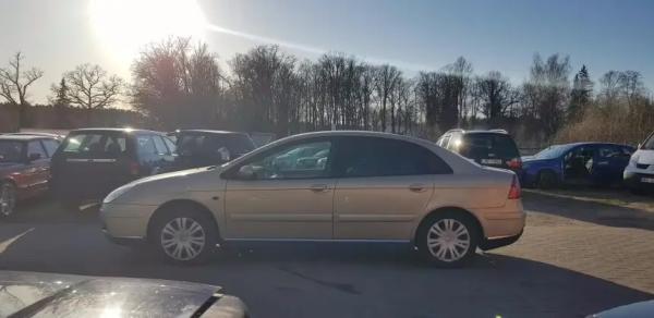 Pelēks Citroen C5 2005 Valmiera, ar dzinēja tilpumu 2.00 L un nobraukumu 219 tūkst. km par 1650 €, foto 6 vietnē AUTOMOTO.COM.LV