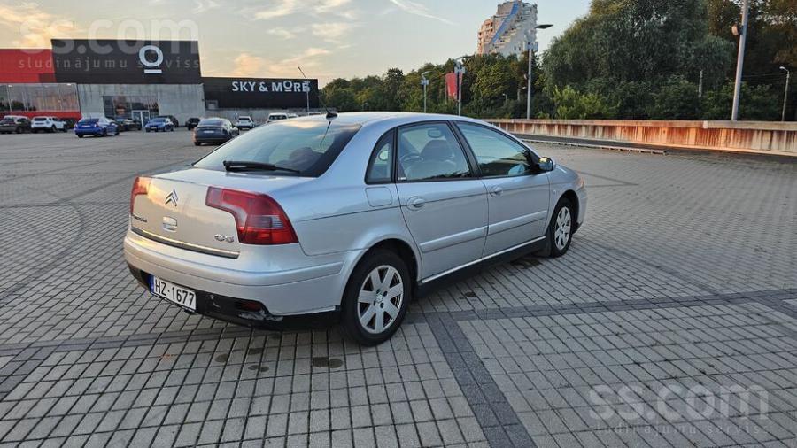 Pelēks Citroen C5 2006 Rīga, ar dzinēja tilpumu 2.20 L un nobraukumu 334 tūkst. km par 400 €, foto 3 vietnē AUTOMOTO.COM.LV