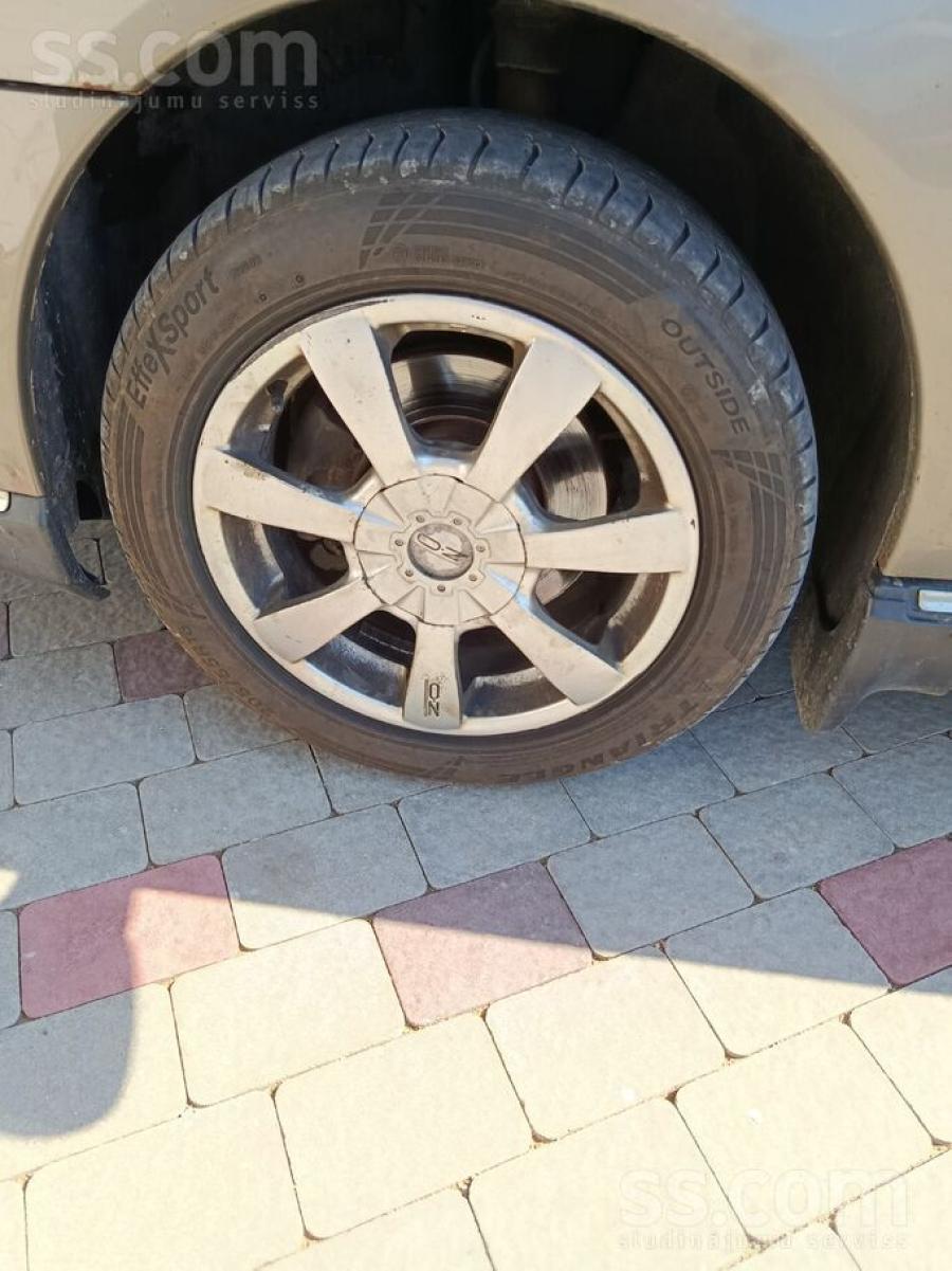 Grey Citroen C5 2007 in Riga, with an engine capacity of 2.00 L and mileage of 324 thousand km for 2000 €, photo 7 on AUTOMOTO.COM.LV