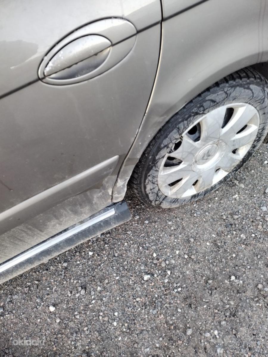 Pelēks Citroen C5 2007 Rapla, ar dzinēja tilpumu 0.00 L un nobraukumu 292 tūkst. km par 950 €, foto 21 vietnē AUTOMOTO.COM.LV