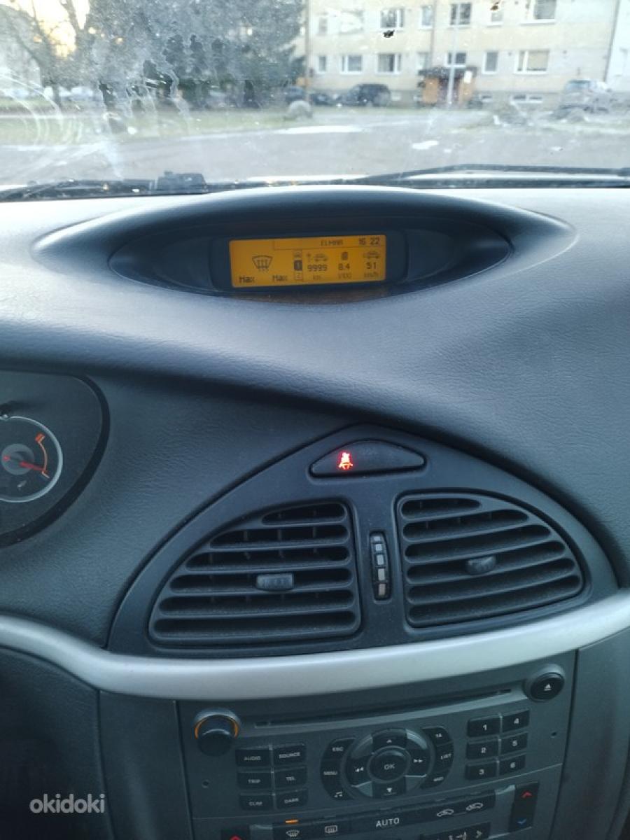 Pelēks Citroen C5 2007 Rapla, ar dzinēja tilpumu 0.00 L un nobraukumu 292 tūkst. km par 950 €, foto 24 vietnē AUTOMOTO.COM.LV