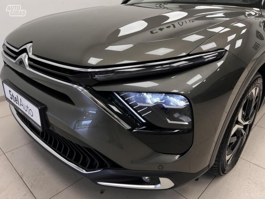 Grey Citroen C5 2022 in Vilnius, with an engine capacity of 1.60 L and mileage of 61 thousand km for 22990 €, photo 4 on AUTOMOTO.COM.LV