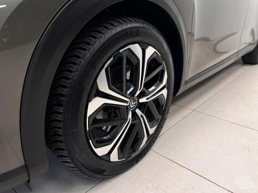 Grey Citroen C5 2022 in Vilnius, with an engine capacity of 1.60 L and mileage of 61 thousand km for 22990 €, photo 5 on AUTOMOTO.COM.LV