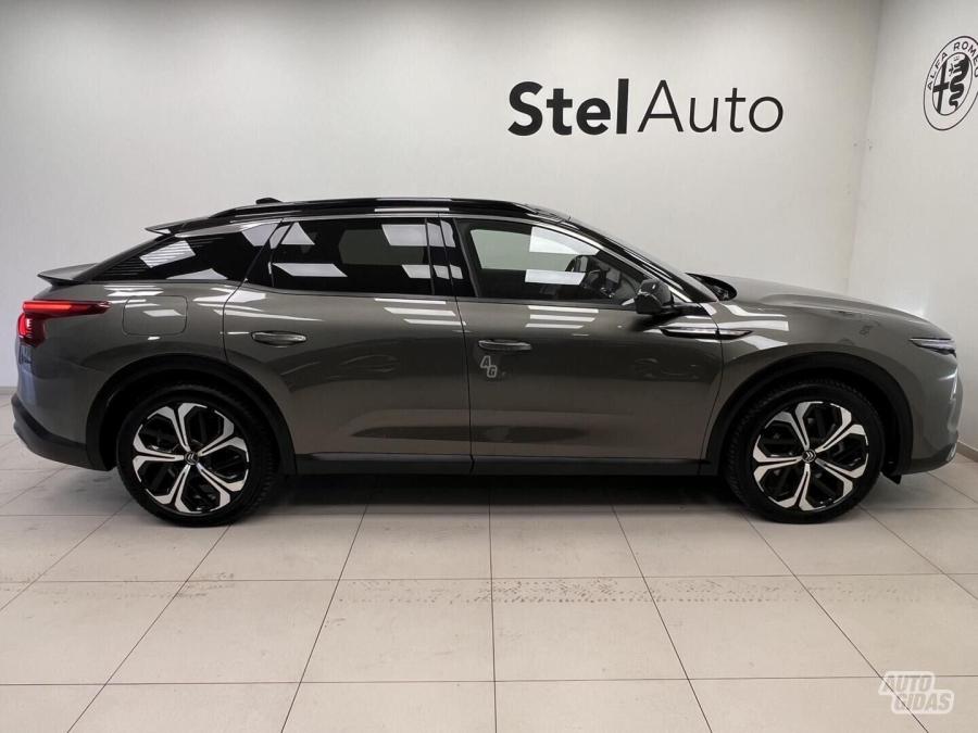 Grey Citroen C5 2022 in Vilnius, with an engine capacity of 1.60 L and mileage of 61 thousand km for 22990 €, photo 7 on AUTOMOTO.COM.LV