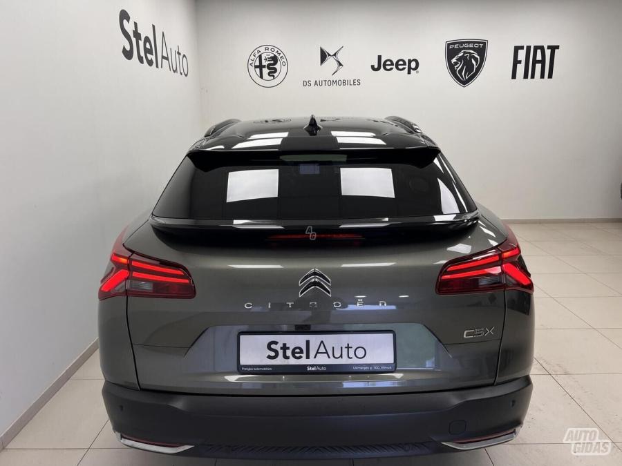Grey Citroen C5 2022 in Vilnius, with an engine capacity of 1.60 L and mileage of 61 thousand km for 22990 €, photo 8 on AUTOMOTO.COM.LV