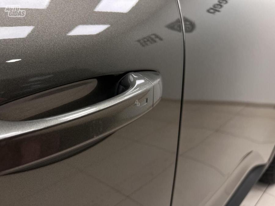 Grey Citroen C5 2022 in Vilnius, with an engine capacity of 1.60 L and mileage of 61 thousand km for 22990 €, photo 11 on AUTOMOTO.COM.LV