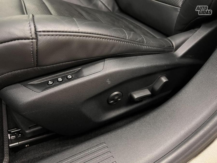 Grey Citroen C5 2022 in Vilnius, with an engine capacity of 1.60 L and mileage of 61 thousand km for 22990 €, photo 16 on AUTOMOTO.COM.LV