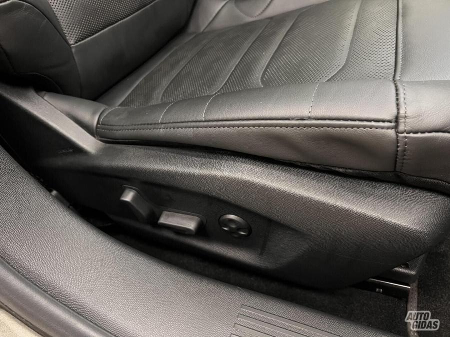Grey Citroen C5 2022 in Vilnius, with an engine capacity of 1.60 L and mileage of 61 thousand km for 22990 €, photo 34 on AUTOMOTO.COM.LV