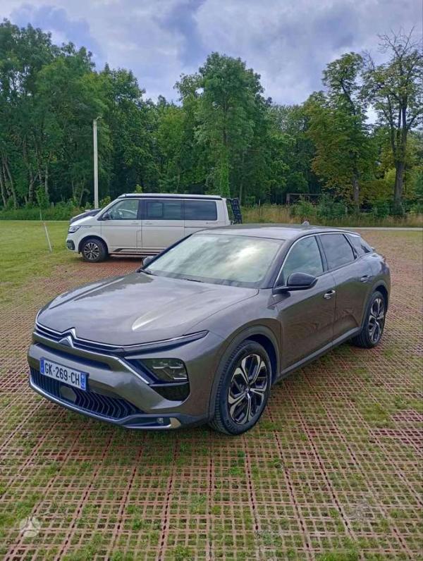 Серый Ситроен С5 2022 в Каунас, объемом двигателя 1.20 л и пробегом 200 тыс. км за 12000 €, фото 1 на AUTOMOTO.COM.LV