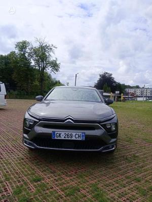Grey Citroen C5 2022 in Kaunas, with an engine capacity of 1.20 L and mileage of 200 thousand km for 12000 €, photo 3 on AUTOMOTO.COM.LV