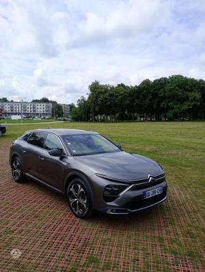 Grey Citroen C5 2022 in Kaunas, with an engine capacity of 1.20 L and mileage of 200 thousand km for 12000 €, photo 4 on AUTOMOTO.COM.LV