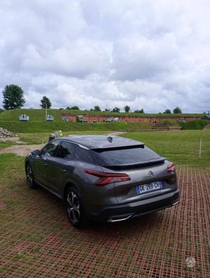 Grey Citroen C5 2022 in Kaunas, with an engine capacity of 1.20 L and mileage of 200 thousand km for 12000 €, photo 7 on AUTOMOTO.COM.LV