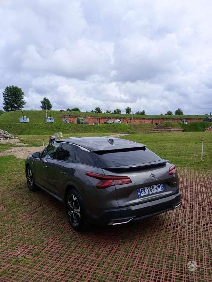 Grey Citroen C5 2022 in Kaunas, with an engine capacity of 1.20 L and mileage of 200 thousand km for 12000 €, photo 7 on AUTOMOTO.COM.LV