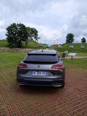 Grey Citroen C5 2022 in Kaunas, with an engine capacity of 1.20 L and mileage of 200 thousand km for 12000 €, photo 9 on AUTOMOTO.COM.LV