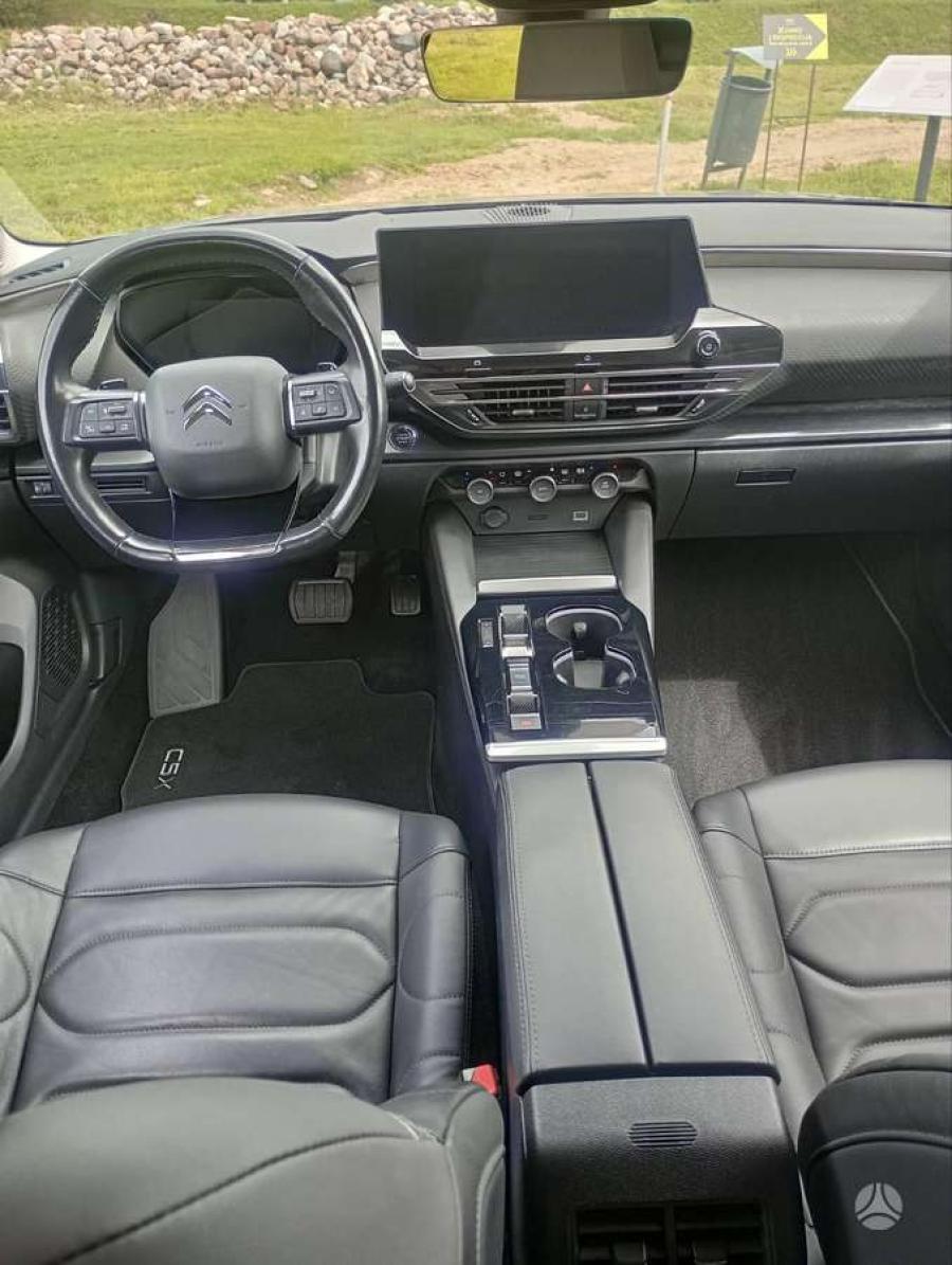 Grey Citroen C5 2022 in Kaunas, with an engine capacity of 1.20 L and mileage of 200 thousand km for 12000 €, photo 12 on AUTOMOTO.COM.LV