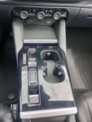 Grey Citroen C5 2022 in Kaunas, with an engine capacity of 1.20 L and mileage of 200 thousand km for 12000 €, photo 16 on AUTOMOTO.COM.LV