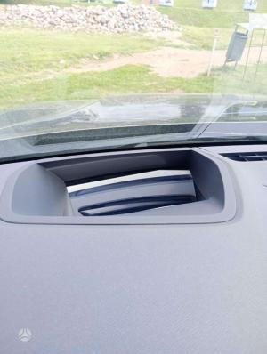 Grey Citroen C5 2022 in Kaunas, with an engine capacity of 1.20 L and mileage of 200 thousand km for 12000 €, photo 18 on AUTOMOTO.COM.LV
