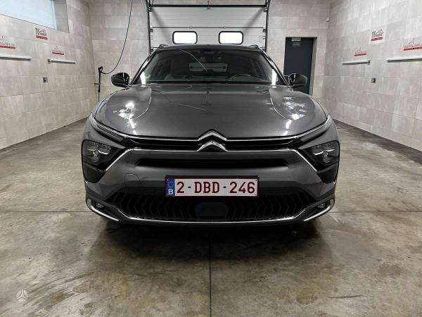 Grey Citroen C5 2023 in Marijampole, with an engine capacity of 1.20 L and mileage of 66 thousand km for 17424 €, photo 2 on AUTOMOTO.COM.LV
