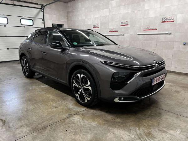 Grey Citroen C5 2023 in Marijampole, with an engine capacity of 1.20 L and mileage of 66 thousand km for 17424 €, photo 3 on AUTOMOTO.COM.LV