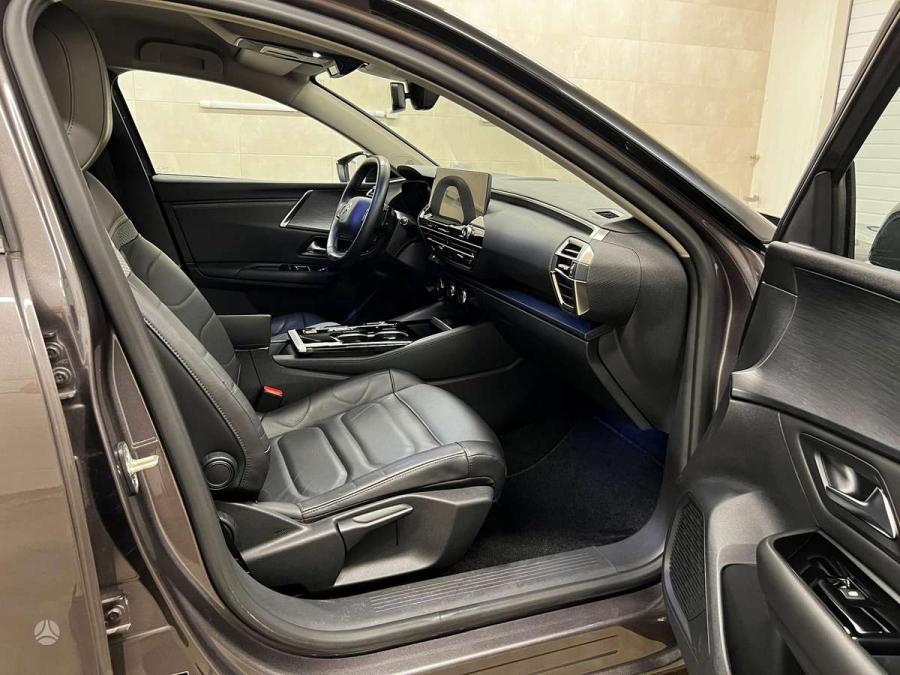 Pelēks Citroen C5 2023 Marijampole, ar dzinēja tilpumu 1.20 L un nobraukumu 66 tūkst. km par 17424 €, foto 9 vietnē AUTOMOTO.COM.LV