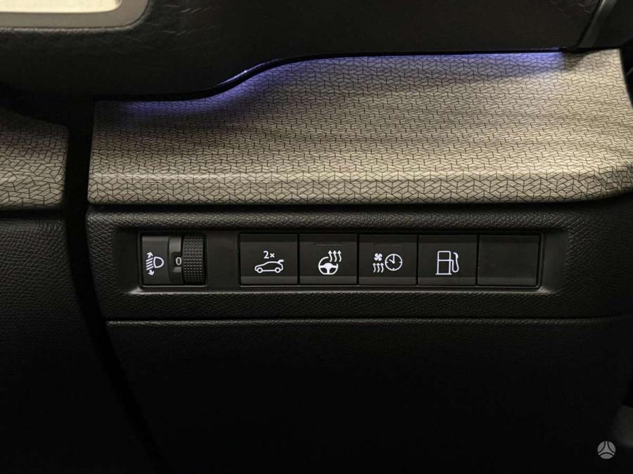 Pelēks Citroen C5 2023 Viļņa, ar dzinēja tilpumu 1.60 L un nobraukumu 29 tūkst. km par 23990 €, foto 18 vietnē AUTOMOTO.COM.LV