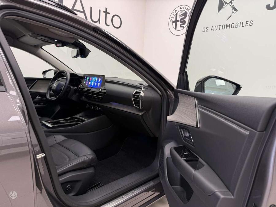 Pelēks Citroen C5 2023 Viļņa, ar dzinēja tilpumu 1.60 L un nobraukumu 29 tūkst. km par 23990 €, foto 28 vietnē AUTOMOTO.COM.LV