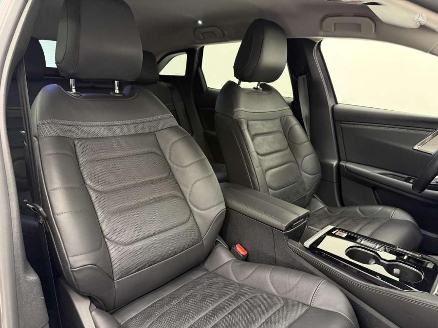 Pelēks Citroen C5 2023 Viļņa, ar dzinēja tilpumu 1.60 L un nobraukumu 29 tūkst. km par 23990 €, foto 31 vietnē AUTOMOTO.COM.LV