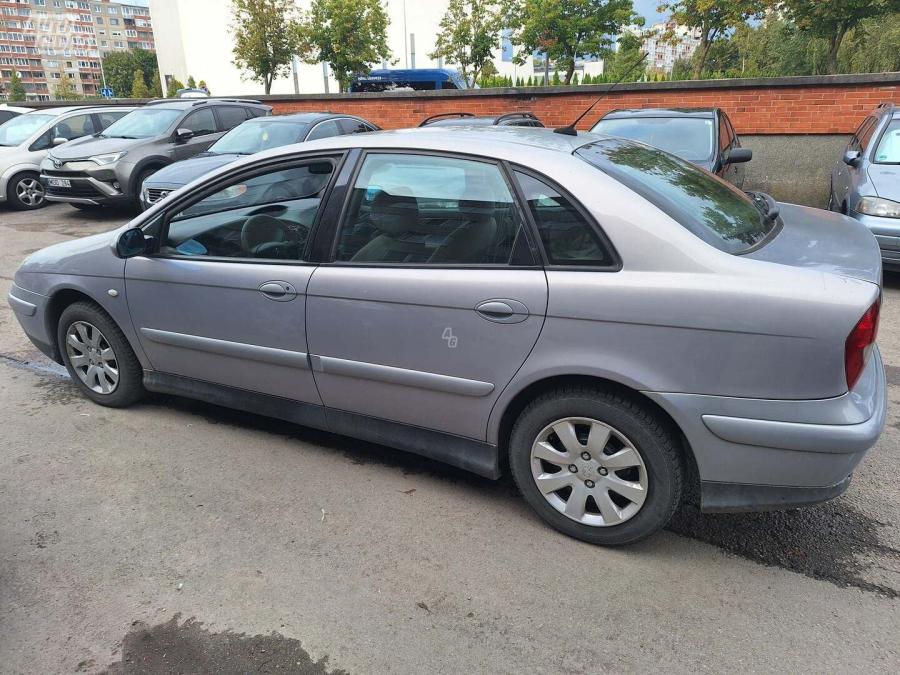 Pelēks Citroen C5 2003 Šauļi, ar dzinēja tilpumu 1.80 L un nobraukumu 300 tūkst. km par 950 €, foto 1 vietnē AUTOMOTO.COM.LV