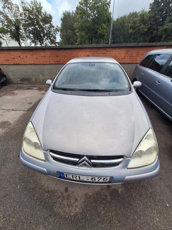 Pelēks Citroen C5 2003 Šauļi, ar dzinēja tilpumu 1.80 L un nobraukumu 300 tūkst. km par 950 €, foto 5 vietnē AUTOMOTO.COM.LV