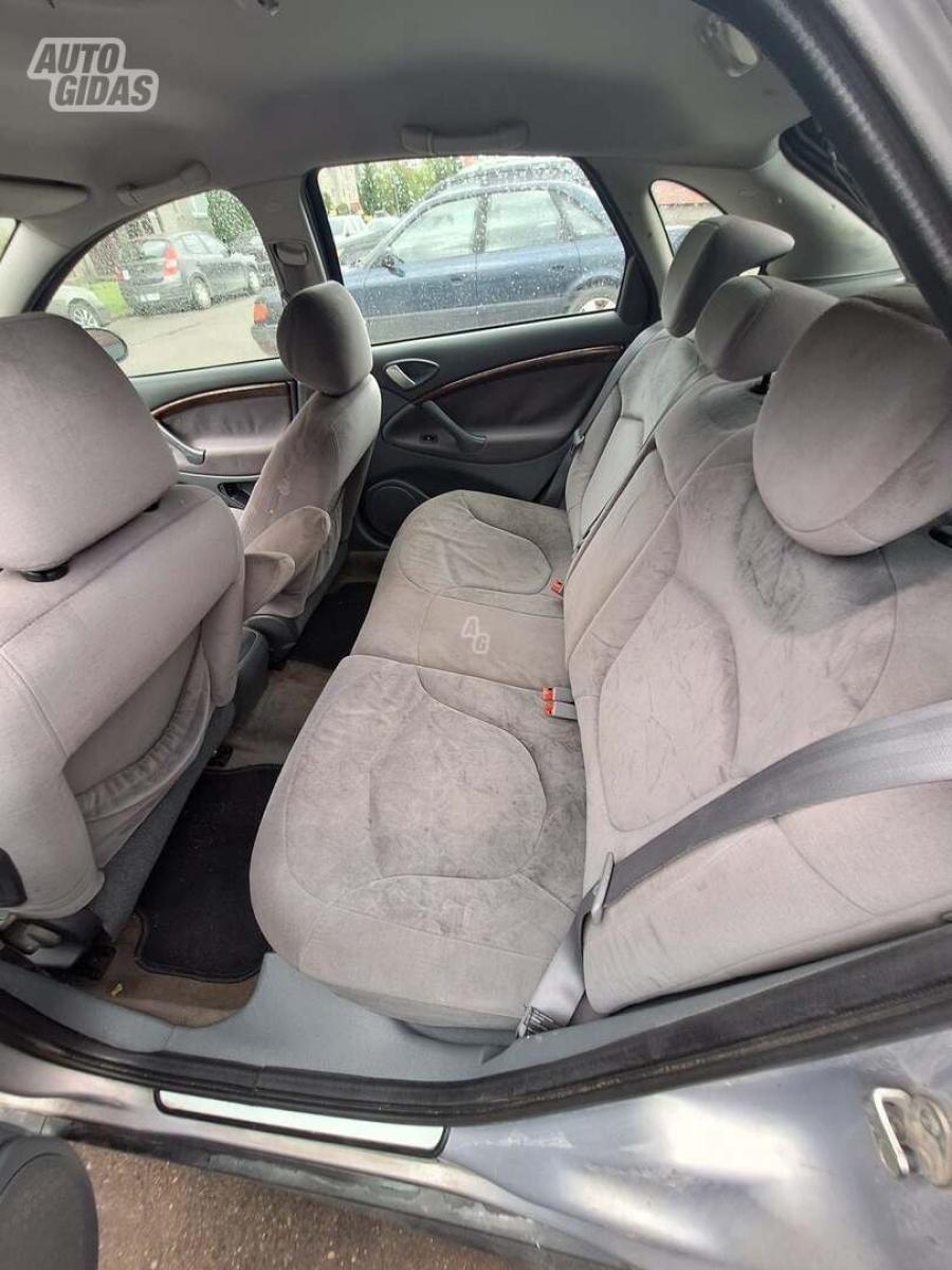 Pelēks Citroen C5 2003 Šauļi, ar dzinēja tilpumu 1.80 L un nobraukumu 300 tūkst. km par 950 €, foto 8 vietnē AUTOMOTO.COM.LV